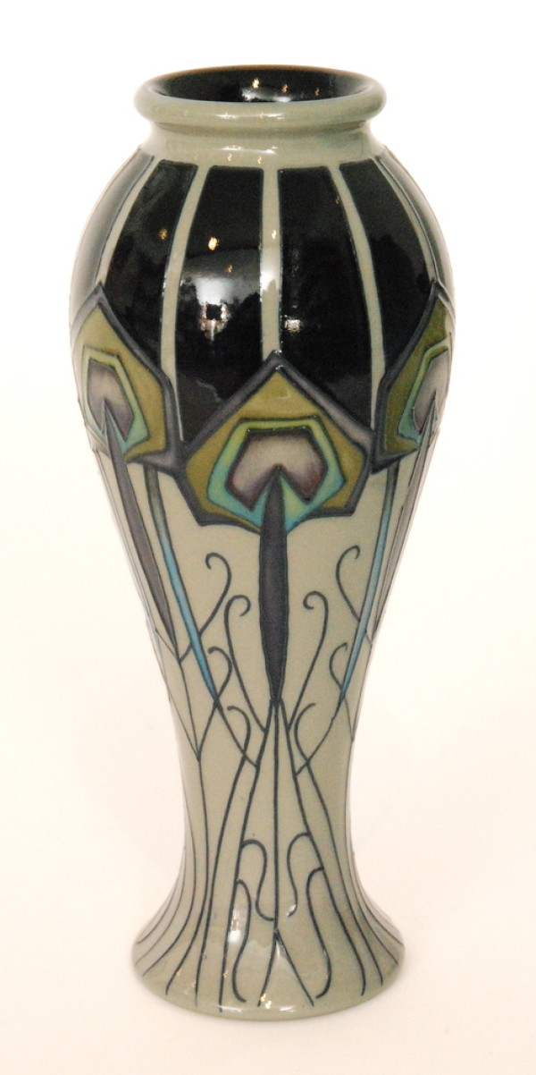 Nicola Slaney - Moorcroft Pottery - A - Auktionen & Preisarchiv
